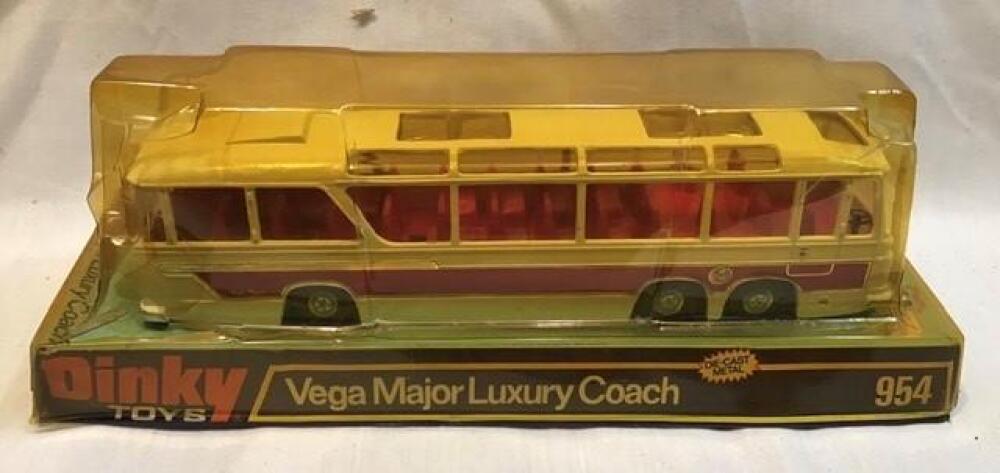 Dinky: A collection of assorted Dinky buses to include: Vega Major ...