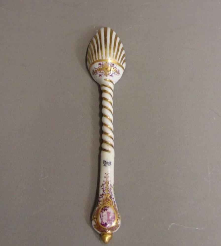 A rare Meissen spoon, the bowl painted with a Kauffahrtei scene of ...