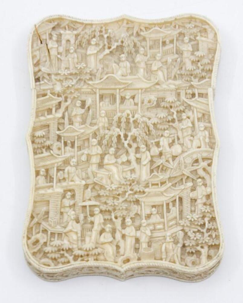 A late 19th Century Chinese ivory calling card case, of cartouche form ...