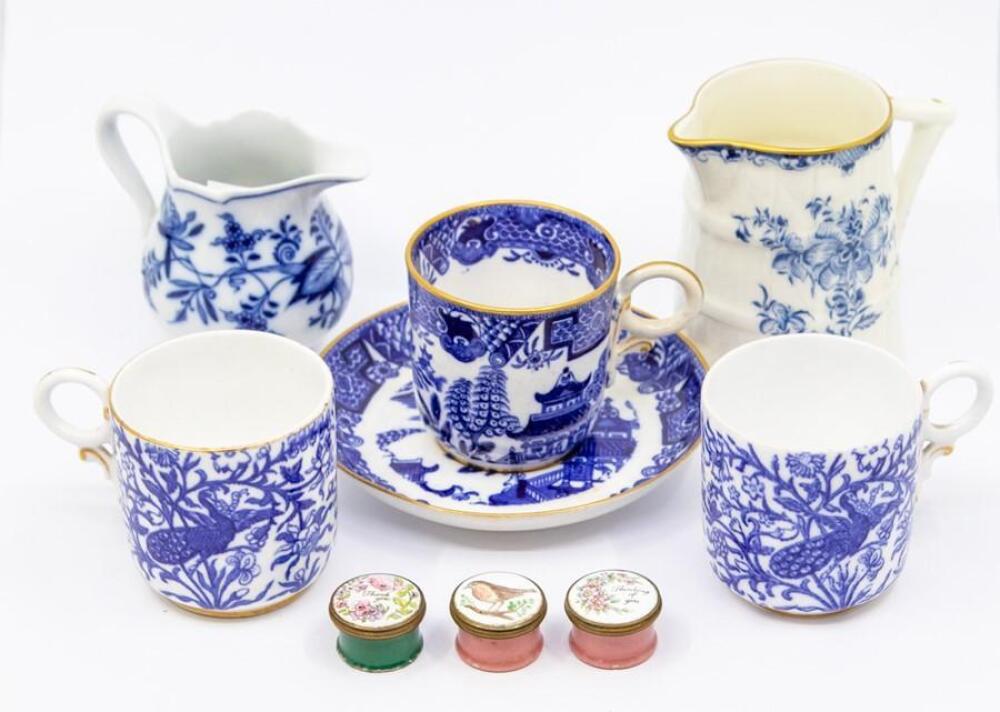 A group of ceramics to include: Royal Worcester 446 Willow pattern blue ...