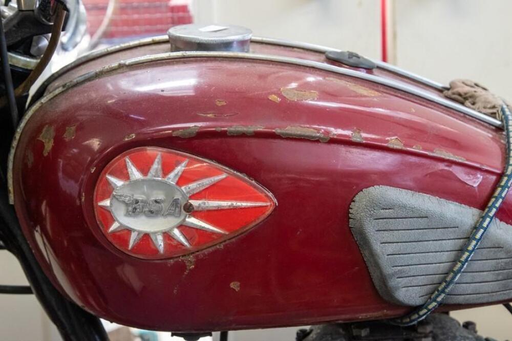 A BSA C15 250cc petrol 2-wheel motorcycle, registration number 280 YRE ...