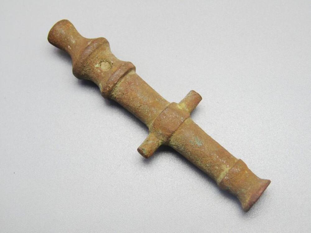 Toy Cannon. Circa 18th century. Copper-alloy, 15.56g. 60.77 mm. A cast ...