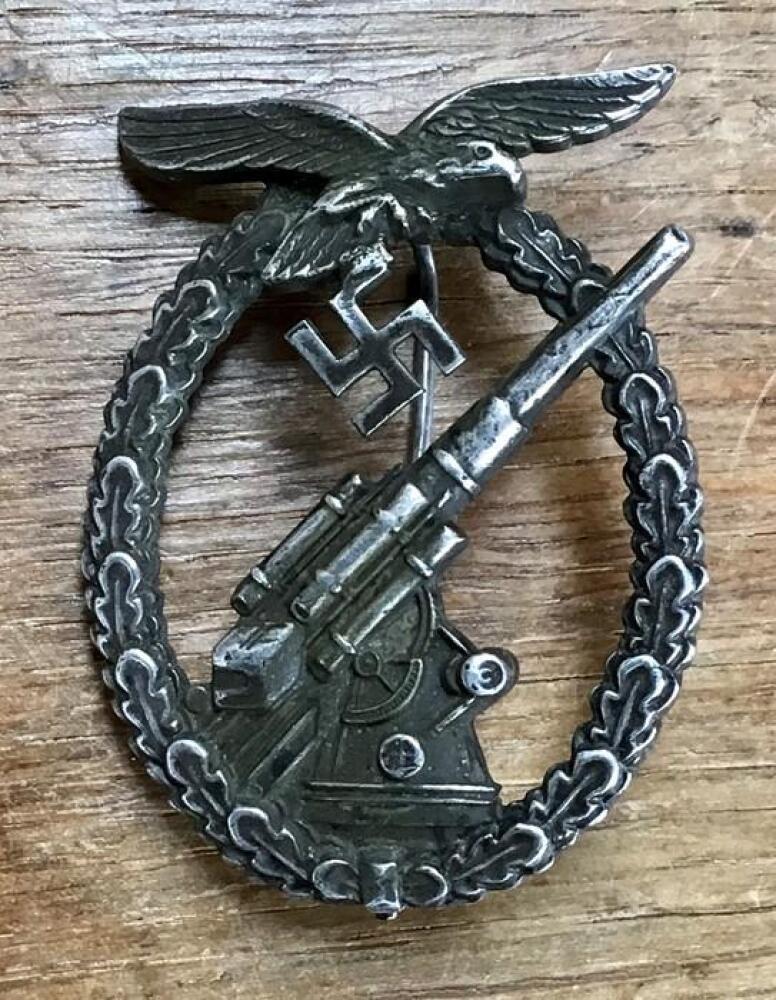 Luftwaffe Flak War Badge 1941-45 early issue, maker marked for Assmann e Sohne.