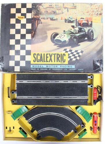 Scalextric: A collection of assorted Scalextric items to include ...