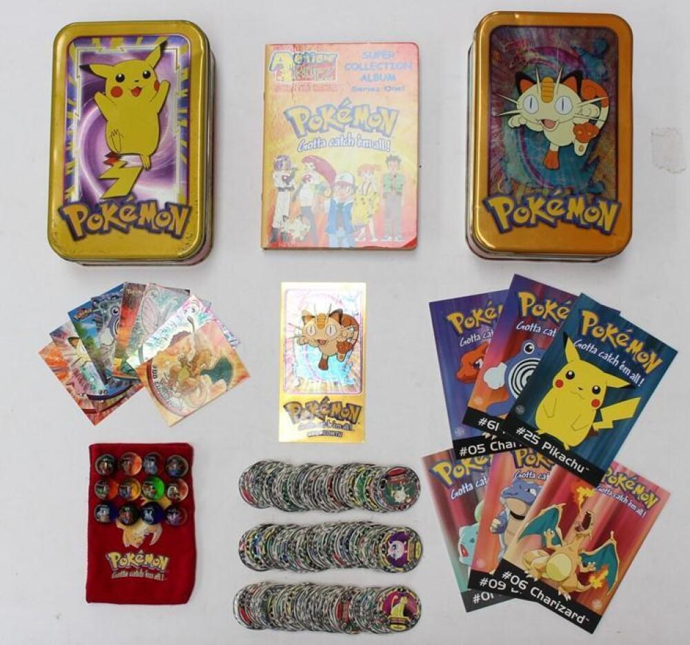 Pokemon: A collection of assorted Pokemon collectables to include: two ...