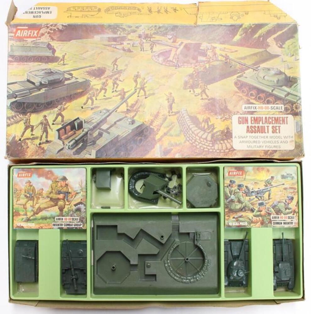 Airfix: A collection of assorted boxed Airfix to include: Coastal ...