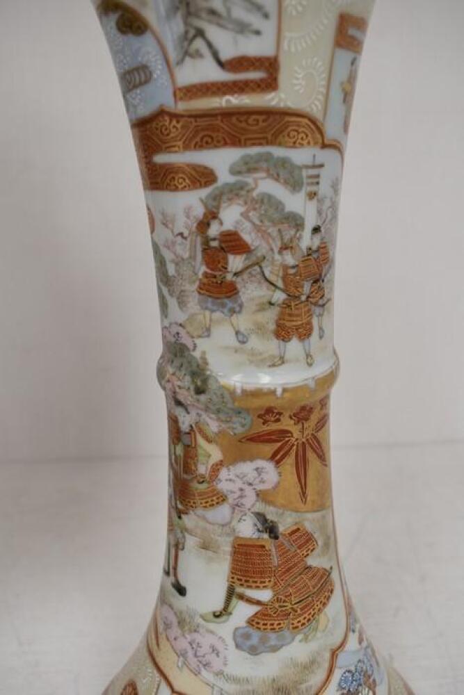 An early 20th Century Japanese satsuma urn shaped vase, scallop flared ...