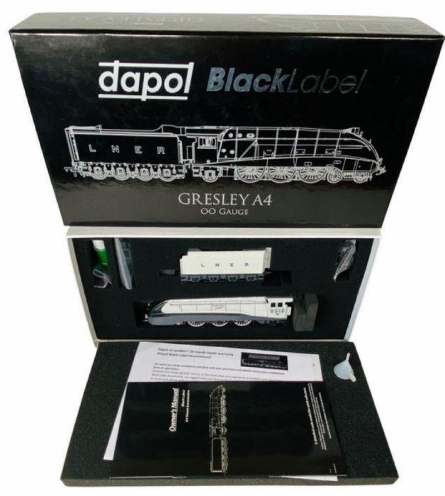 Dapol 'OO' Gauge 'Black Label' Class A4 Silver Fox 2512 LNER Silver ...