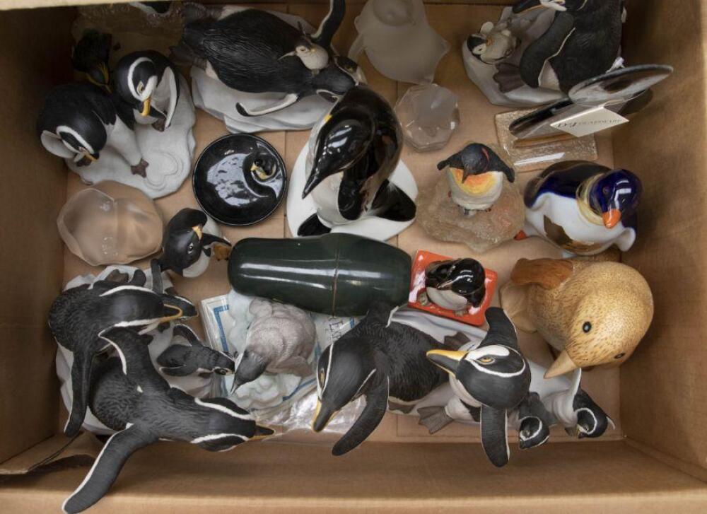 A collection of Penguin items including ceramics, glass etc, Franklin ...