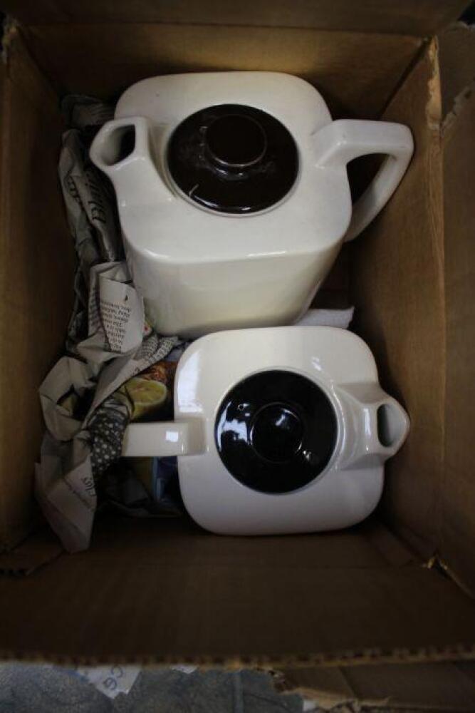 Sirram; complete retro circa 1960's picnic set for four