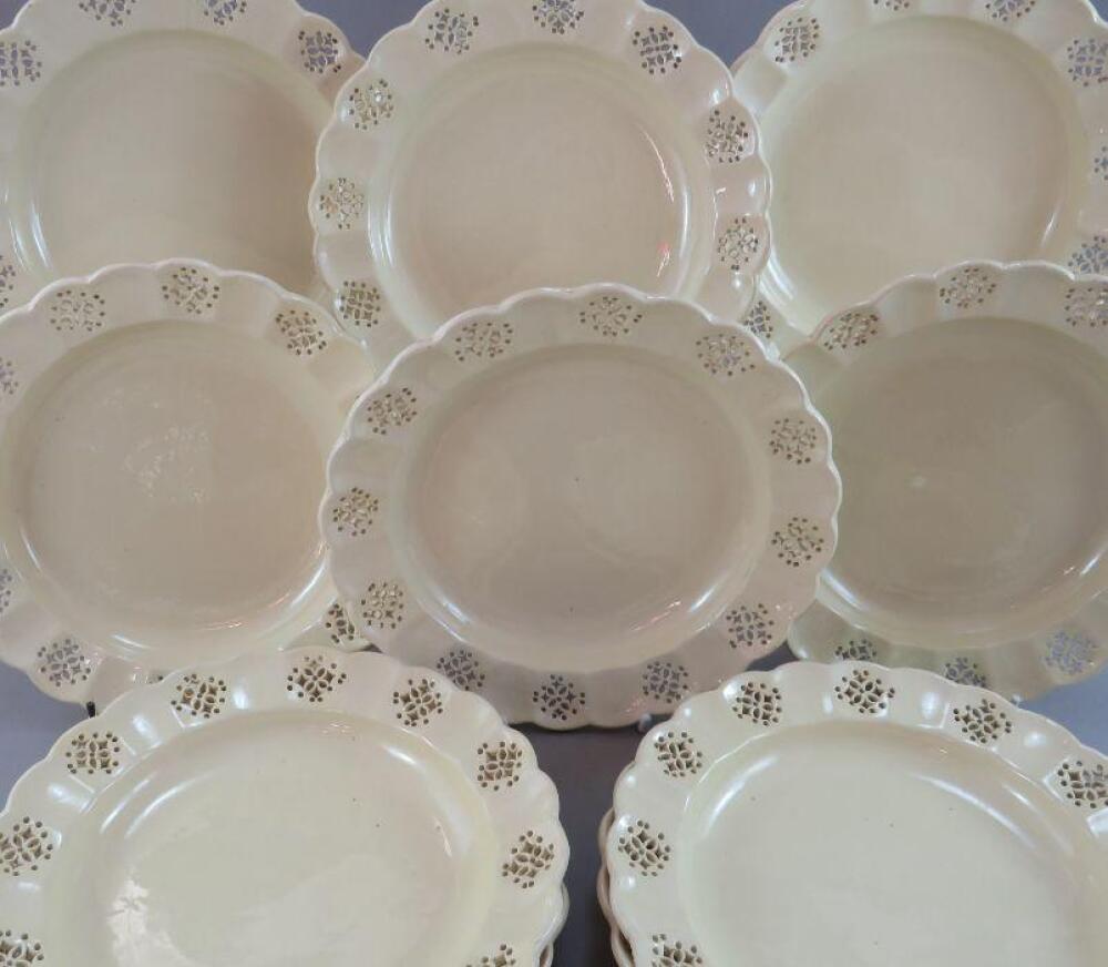 A set of superb quality late eighteenth century creamware plates, c ...