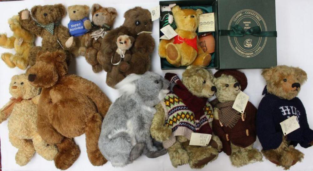 Bears: A collection of assorted teddy bears to include: Jabelow Bears ...