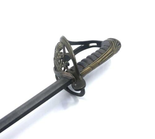 A William IV 1822 pattern Infantry Officers sword, single-edged flat ...