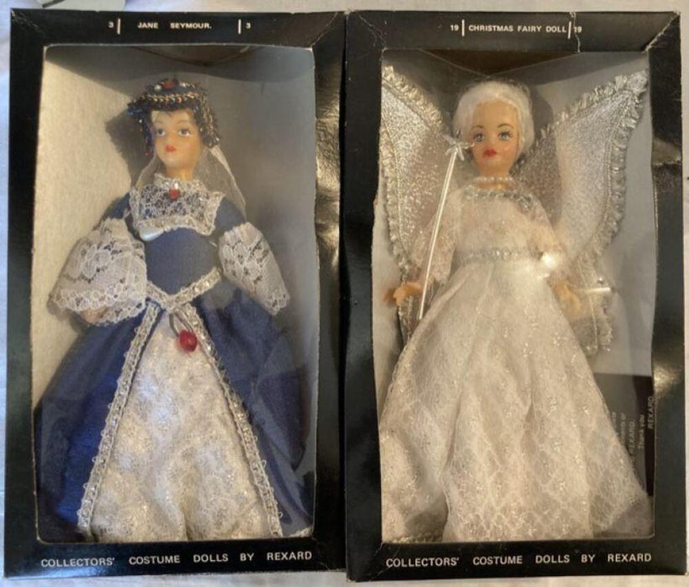 Dolls: A collection of assorted dolls to include: Rexard Christmas ...