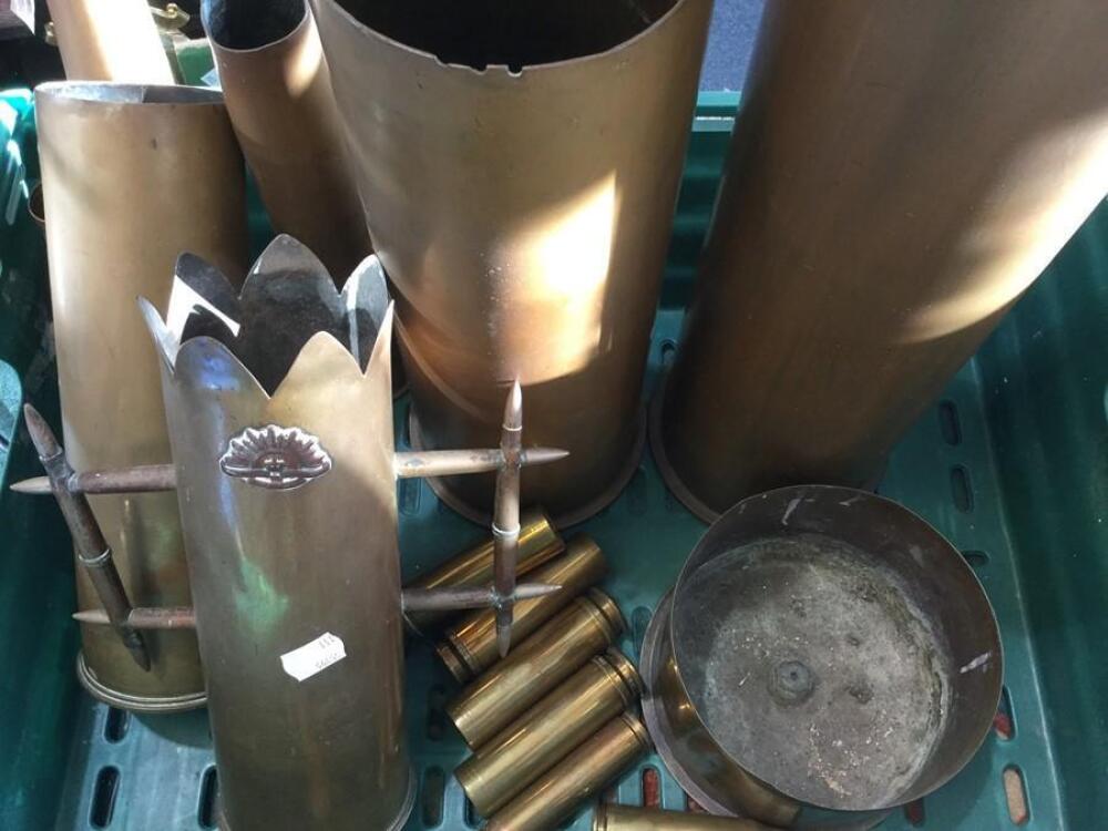 A collection of WW1/WW2 and other brass shell cases to include one WW1 ...