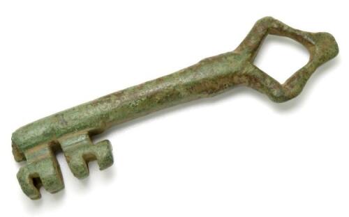 Large Medieval Key. Circa 13th/14th century AD. Copper-alloy, 96.74 mm ...