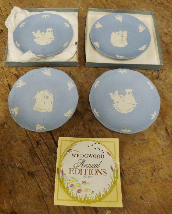 72 Wedgwood calendar plates dated from 1971 to 2005, some duplicates ...