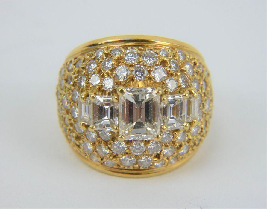 An 18ct yellow gold diamond encrusted Bombay ring with 5 graduated ...