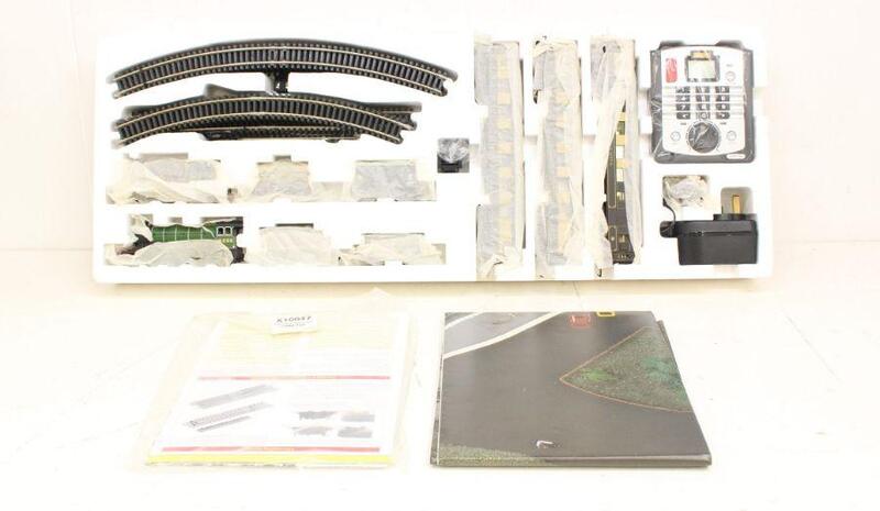 Hornby: A boxed Hornby, OO Gauge, East Coast Pullman, Digital Train Set ...
