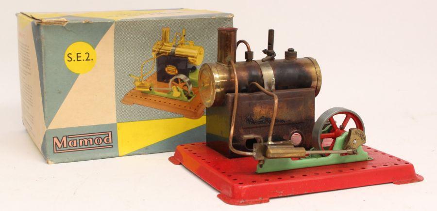Mamod: A boxed Mamod S.E.2. Stationary Steam Engine, generally in good ...