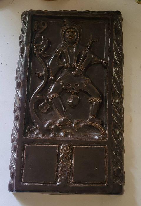 Mixed group to include a Torquay Aller vale green cat 16cm high , and a ...