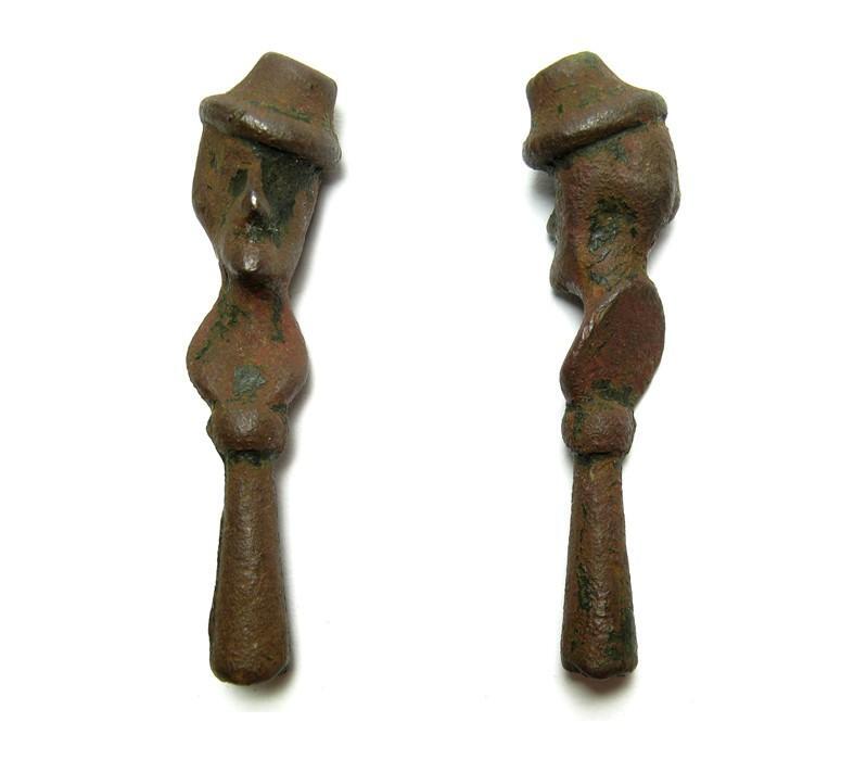 18th Century Bronze Pipe tamper, Circa 18th century. A cast bronze pipe ...