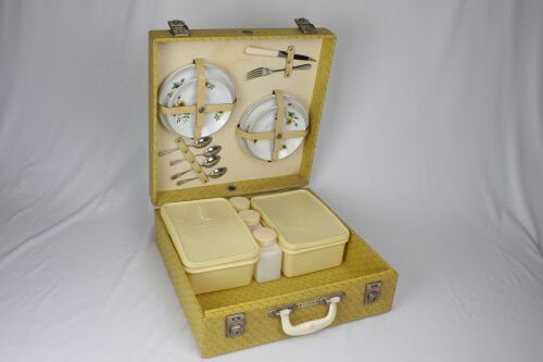 Yellow Brexton 2-person picnic hamper
