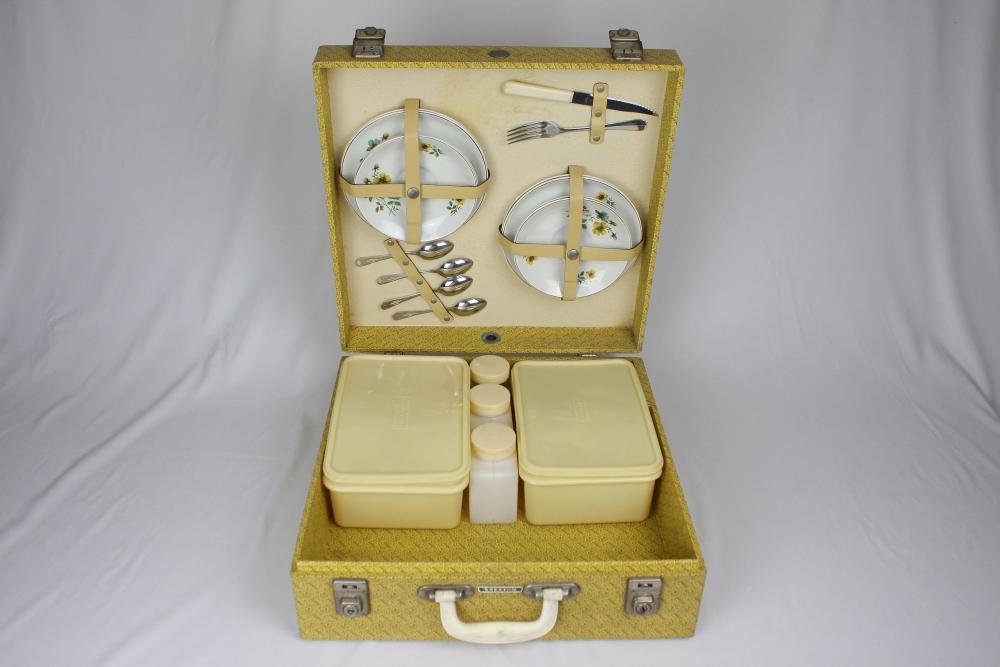 Yellow Brexton 2-person picnic hamper