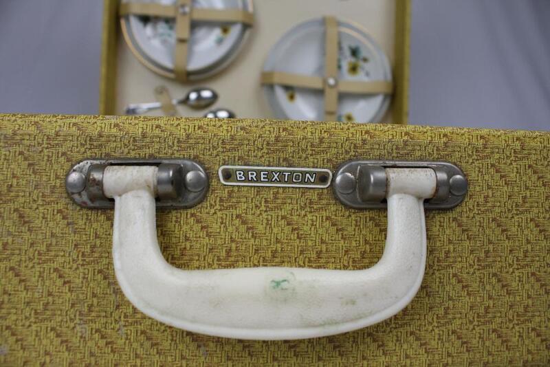 Yellow Brexton 2-person picnic hamper
