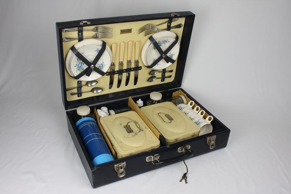 Brexton 4-person picnic hamper