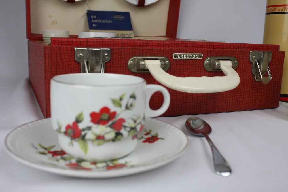 unused red Brexton 2-person picnic hamper