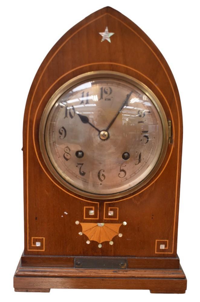 Edwardian 8-day mantel clock, with Roman numerals, in mahogany with inlay
