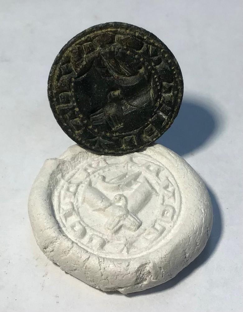 Medieval “chess piece” circular style bronze seal matrix, hexagonally ...