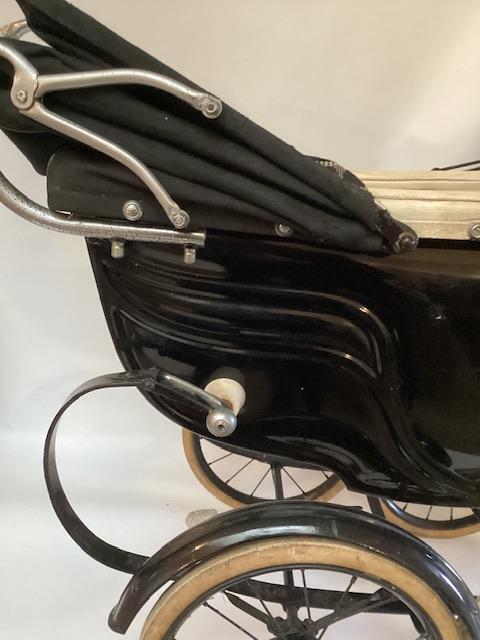 Silver Cross dolls carriage pram 1955 twin model with twin hoods and a ...