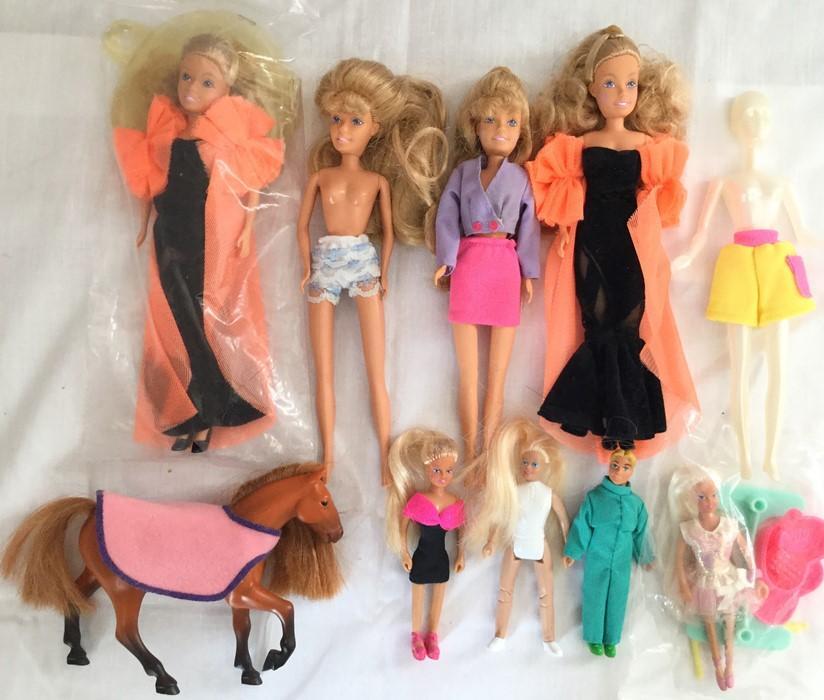 Doll collection including four Hornby Casey Dolls and four mini Gina Dolls.
