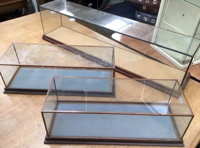 Display cabinets: one with double doors and two glass shelves, 72cm ...
