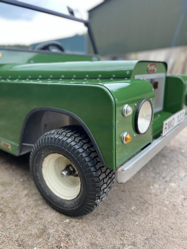 LANDROVER MINI PETROL POWERED & TRAILER