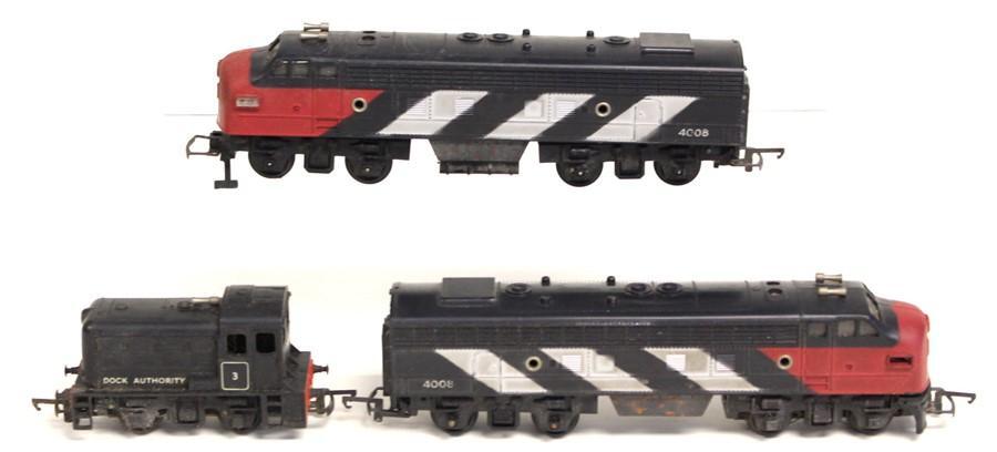 Triang: An unboxed Triang Canadian National Diesel 2 piece locomotive ...