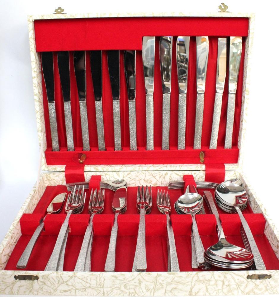 A Bestecke Solingen stainless steel Rostfrei full cutlery set in ...