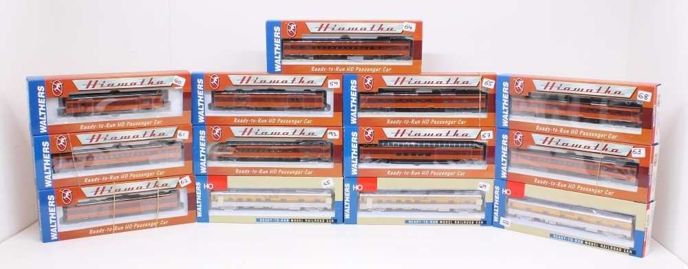 Walthers: A collection of thirteen boxed Walthers 'Ready-to-Run', HO ...