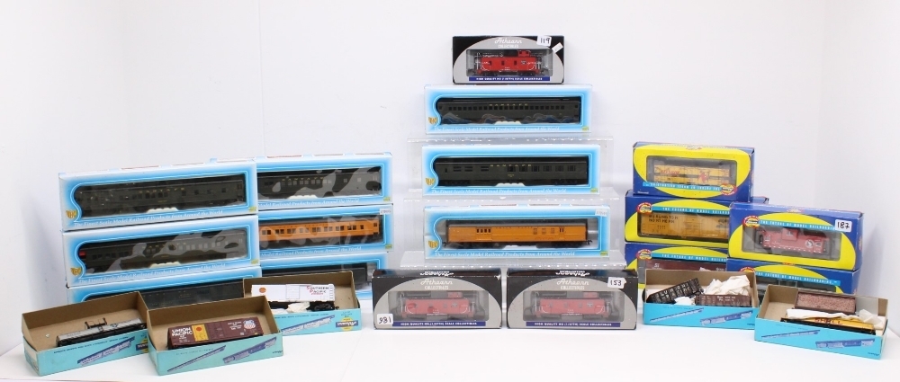 Model Railway: A collection of assorted boxed HO Scale model railway ...