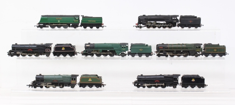 Model Railway: A collection of seven OO Gauge model railway locomotives ...