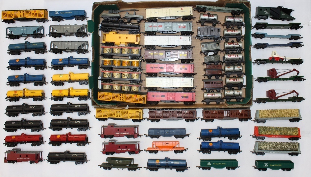 Model Railway: A collection of assorted model railway OO Gauge rolling ...