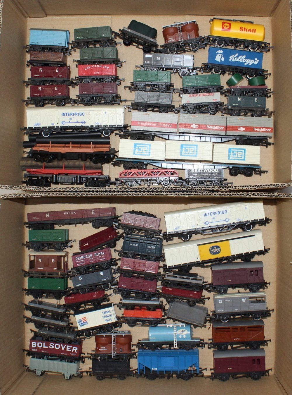 Model Railway: A collection of assorted model railway OO Gauge rolling ...