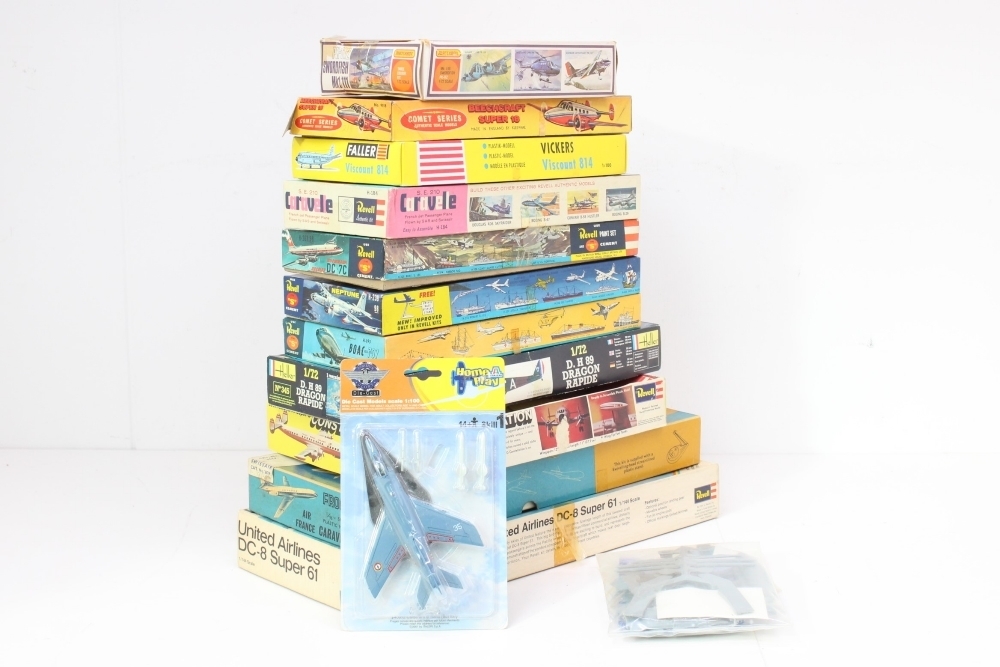 Model Kits A collection of assorted boxed model kits, to include ...