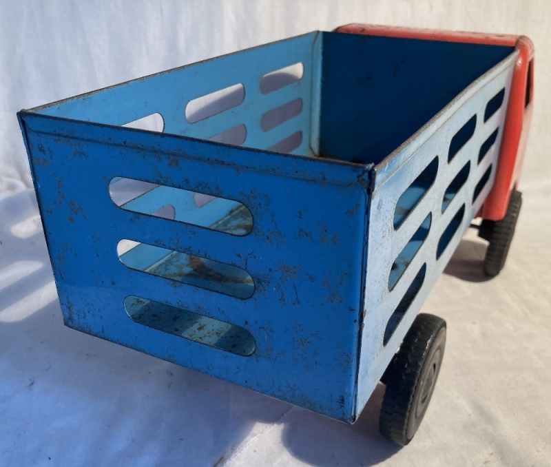 Tri-ang: A mid-20th century Tri-ang Pig or Cattle Lorry. Circa 1950s ...