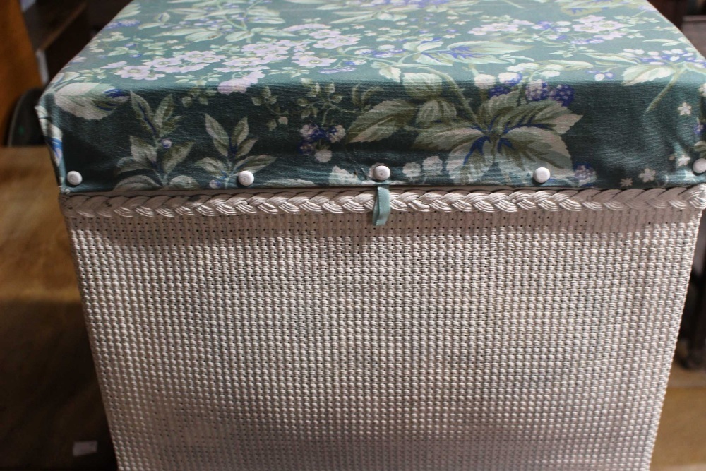 2 x LLoyd loom storage box stools 1 x cream low level side table & 1 x ...