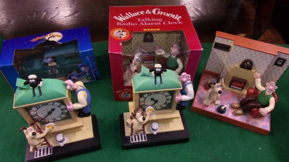Wallace & Gromit clocks plus other items including a Power Ranger clock.