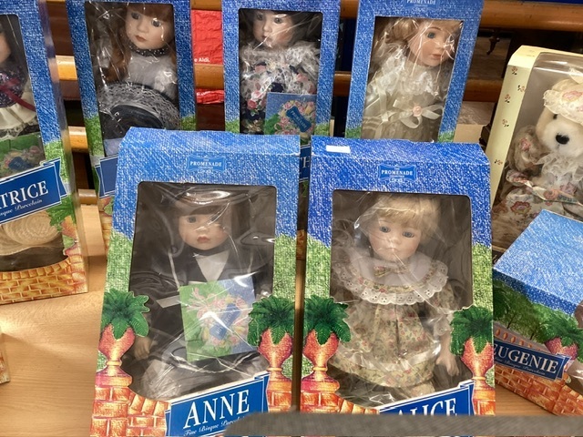 Porcelain Vintage boxed Victorian styled girl boxed dolls and babies ...