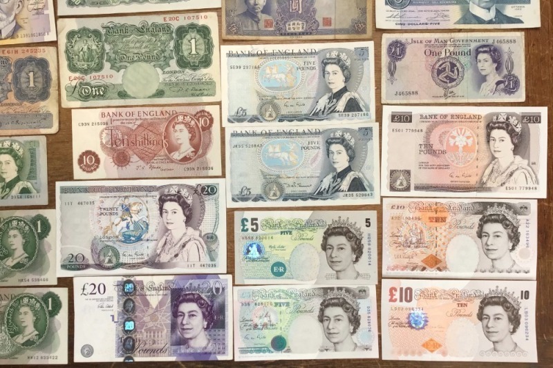 Collection of British and World Banknotes, including 2 x £20 3 x £10, 4 ...
